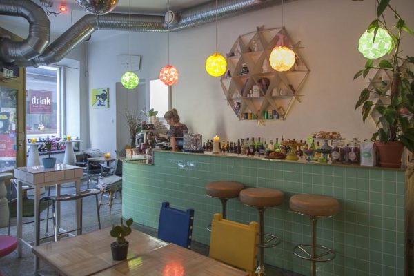 Cafes in Tallinn: all the delicious and cozy. Save this list!