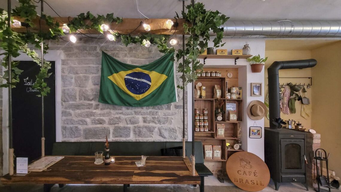 Cafe Brasil – aurinkoinen pala Brasiliaa tehtaan varjossa